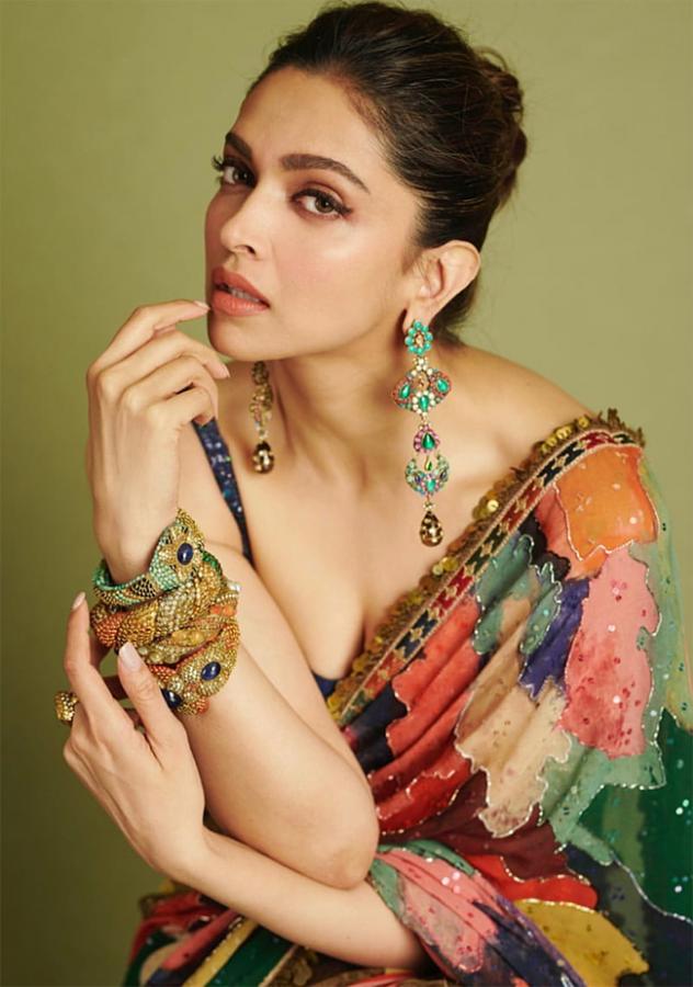 బాలీవుడ్‌లో టాప్ 15 అత్యంత అందమైన నటీమణులు వీరే (ఫొటోలు) | Top 15 Most Beautiful Actress In ...